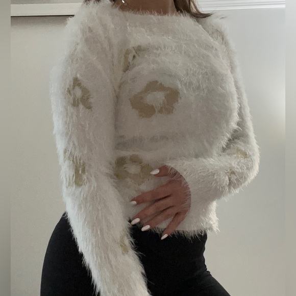 Jessica Simpson | Shirts & Tops | Jessica Simpson Fuzzy Sweater | Poshmark